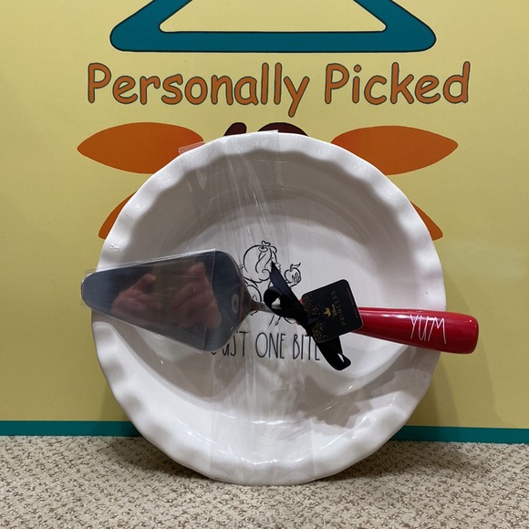 Rae Dunn | Kitchen | Rae Dunn X Disney Just One Bite Pie Plate With ...
